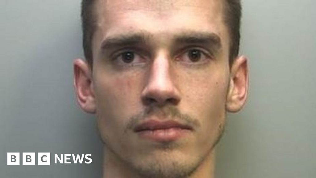 Carlisle arsonist Thomas Galloway jailed for risking children - BBC News