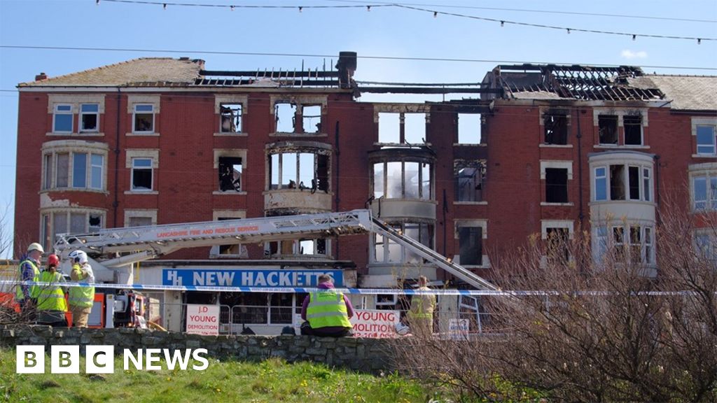 Blackpool fire: Arson arrests after hotel blaze - BBC News