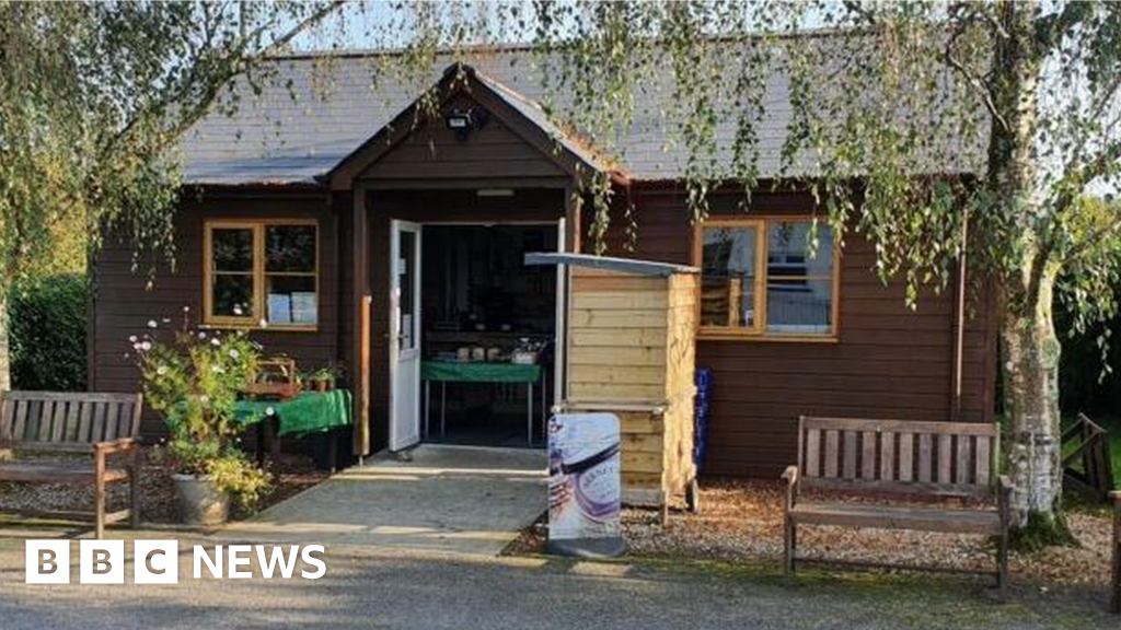 Devon village shop extension plan to tackle loneliness - BBC News