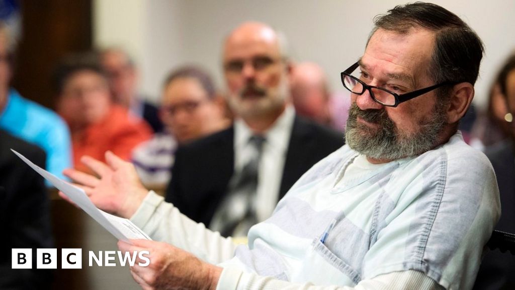 Frazier Glenn Miller: US white supremacist sentenced to death - BBC News