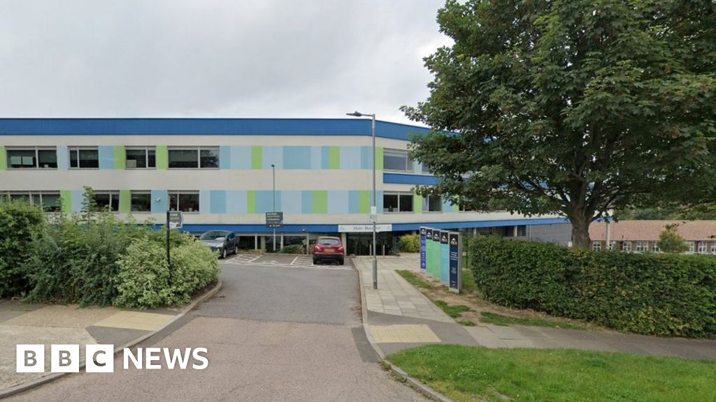 Last minute appeal fails to save Portslade library - BBC News