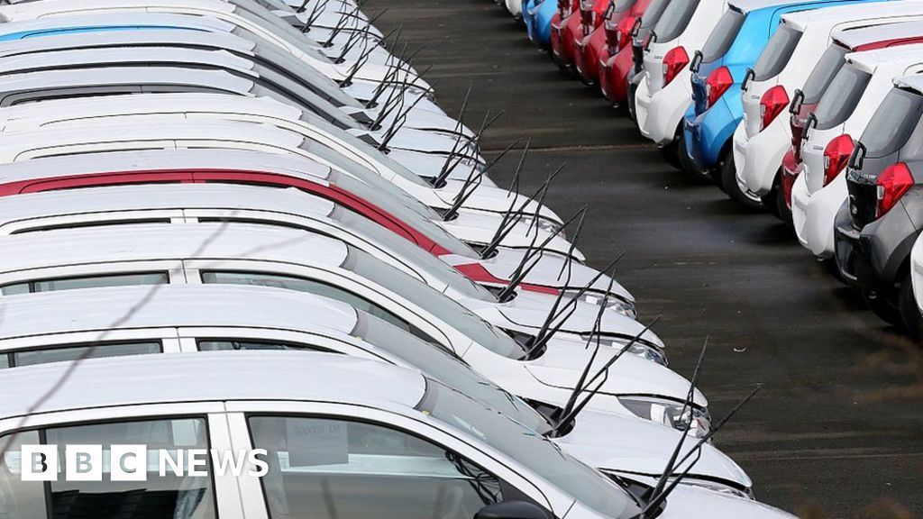 UK car output slumps on poor demand - BBC News