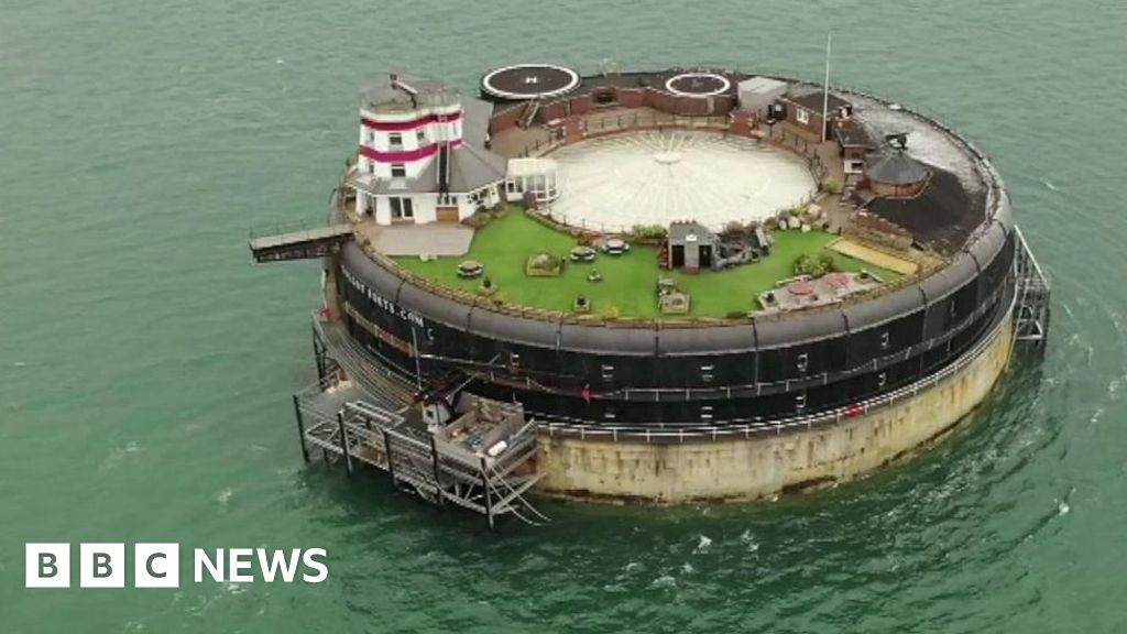 Three Portsmouth island forts go on sale for £9m - BBC News