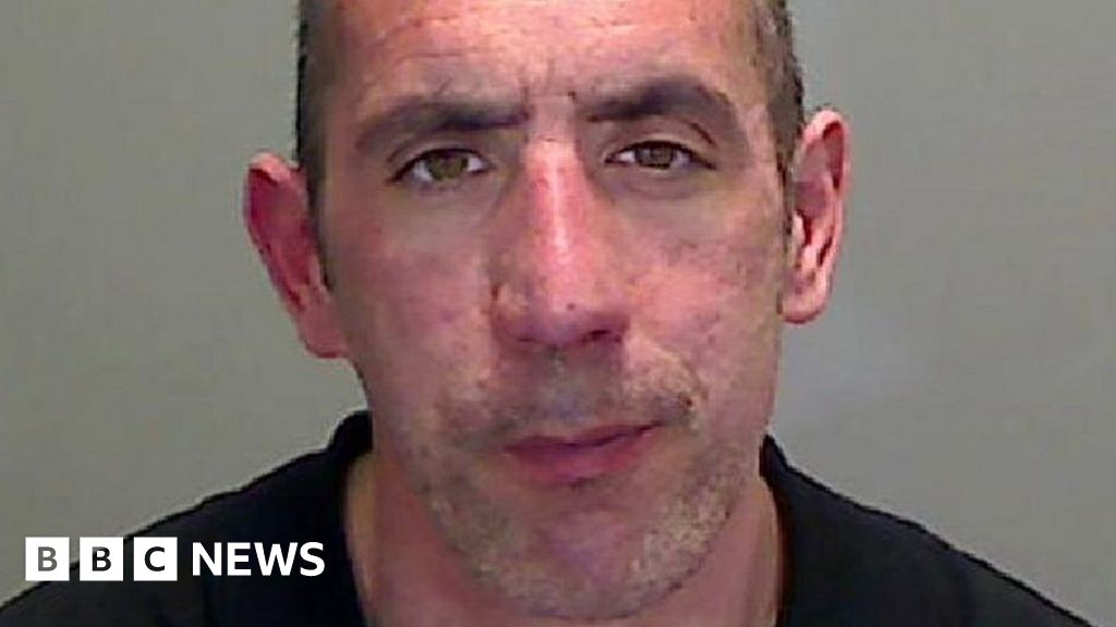 Man jailed for Tesco store bomb hoax call in Great Yarmouth - BBC News