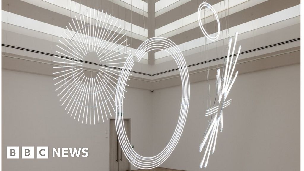 International Welsh artist opens 'Illuminating Gas' work