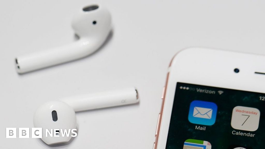 The new iPhone and its weird ear-pods - BBC News