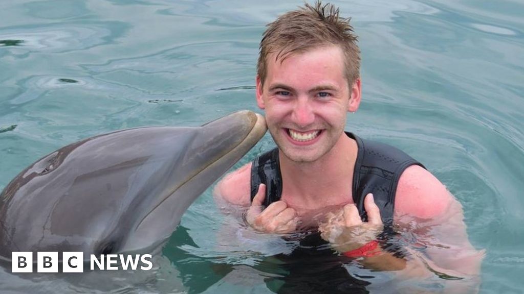 Tribute to Bedale man killed in crash in County Durham - BBC News