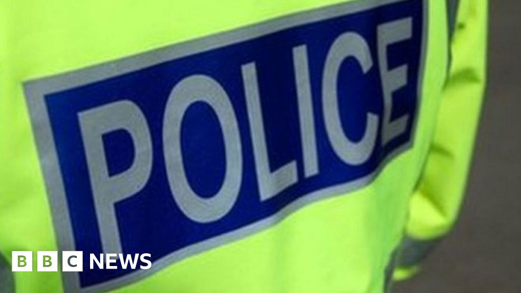 Four charged after £100,000 drugs raid in Dundee - BBC News