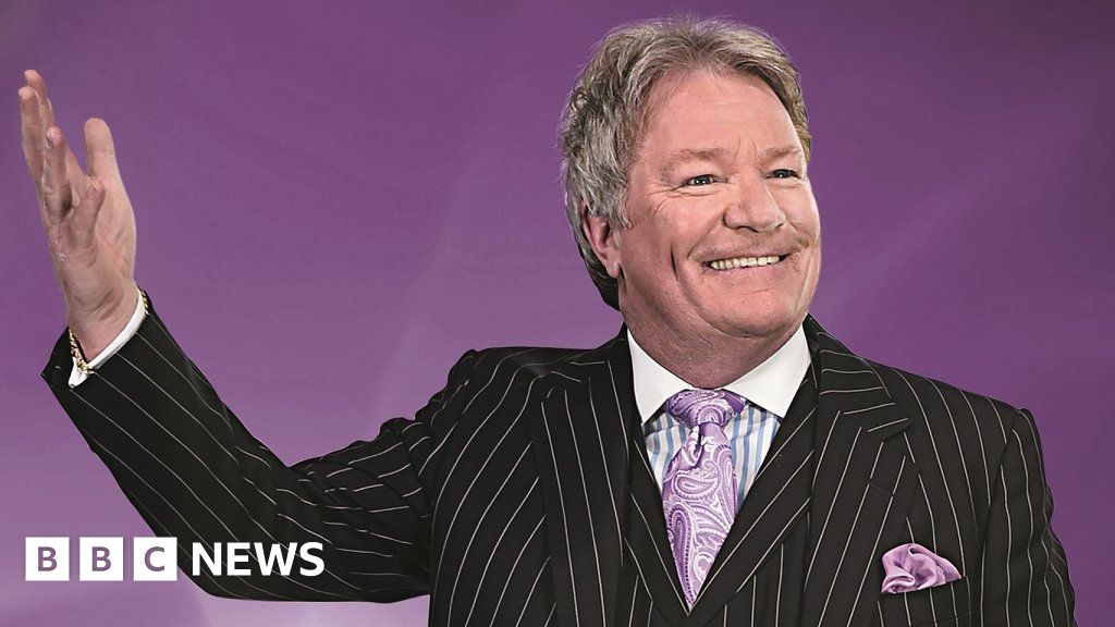Jim Davidson to star in 'honest' show about his career - BBC News