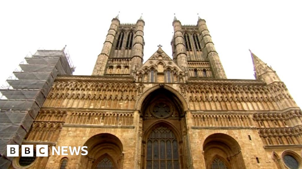 Stone 'running out' at Lincoln Cathedral quarry - BBC News