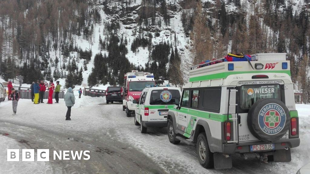 Italian Alps avalanche kills six near Monte Nevoso - BBC News