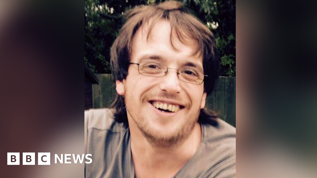 Matthew Sheehan: Neighbour denies murder after barking dog row - BBC News