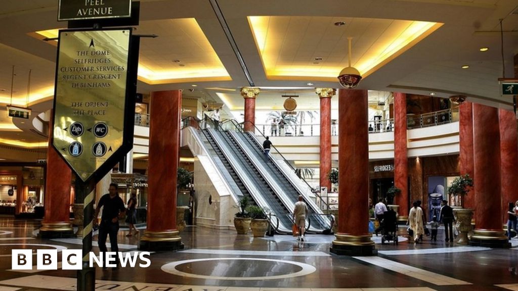 Metrolink's Trafford Park £350m tramline approved - BBC News