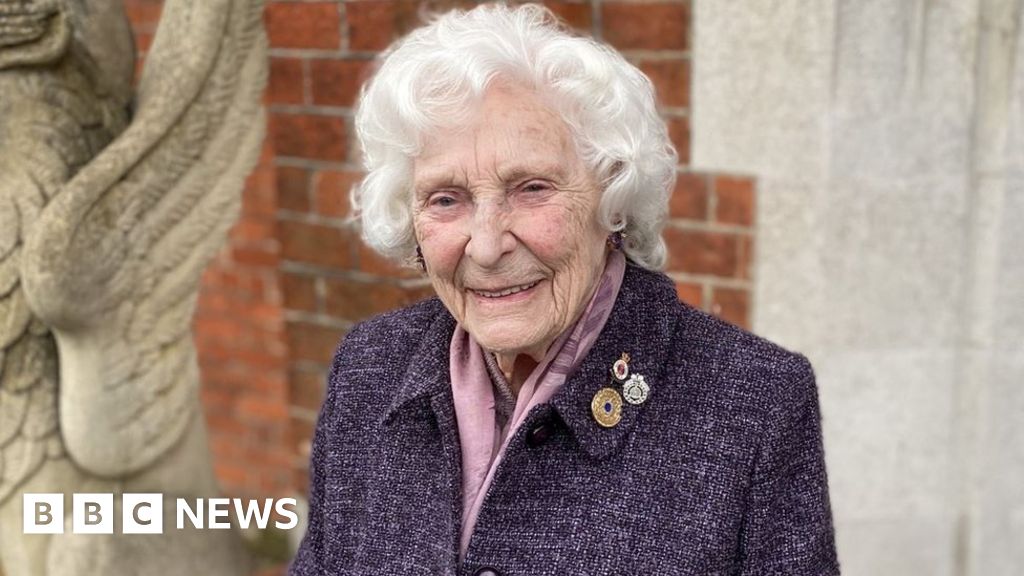 Woman's 'honour' over VJ Day role 75 years ago