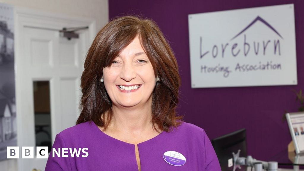 Stranraer dementia-friendly homes approved - BBC News