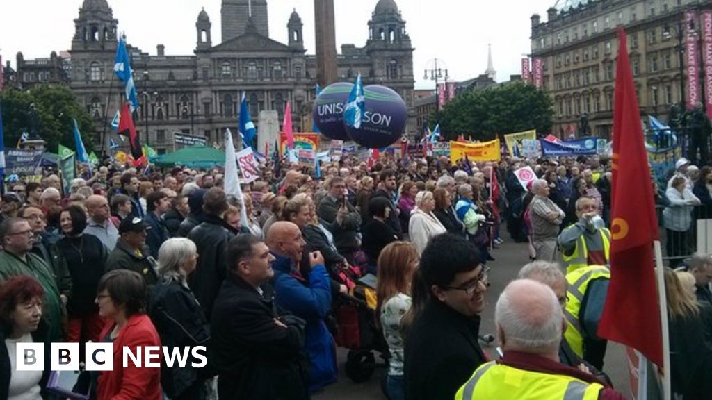 Protesters in anti-austerity rally - BBC News