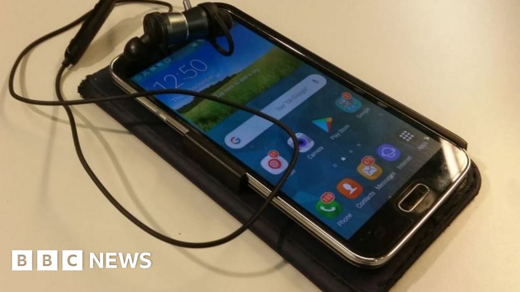 Network down: Losing contact with the outside world - BBC News