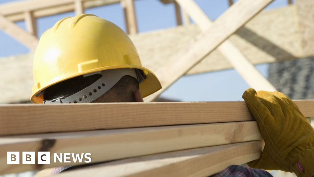 Rics survey suggests NI construction growth 'bucks UK trend' - BBC News