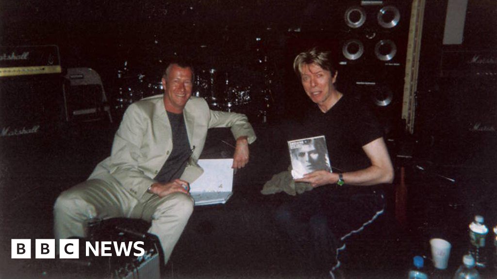 John Wilson talks to David Bowie in New York, in 2002 - BBC News