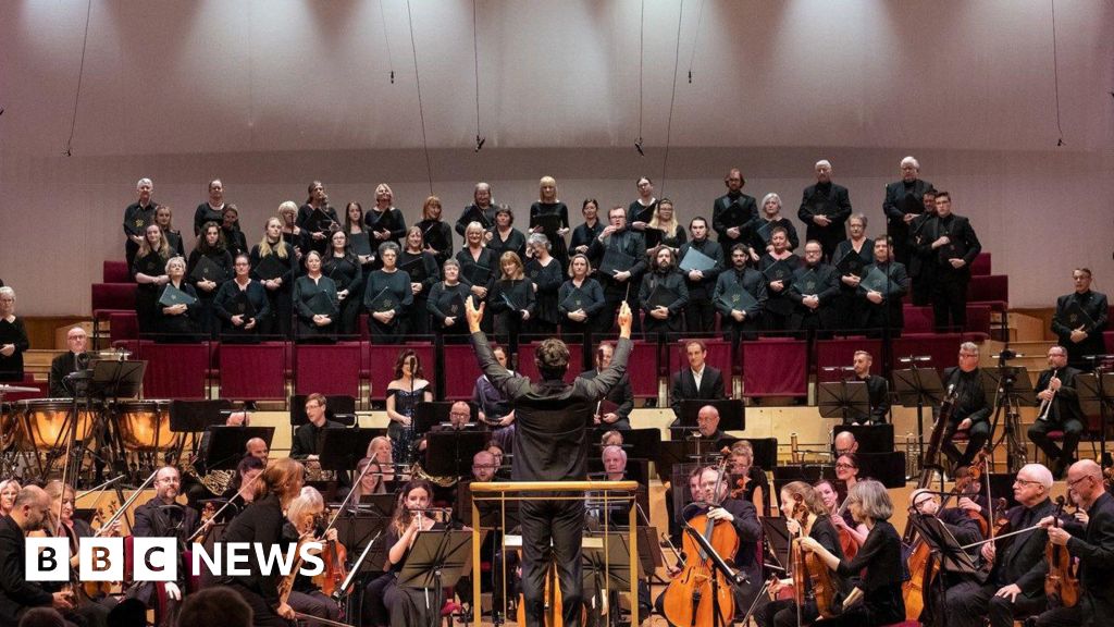 Liverpool Philharmonic Hall awarded £750k for refurbishment - BBC News