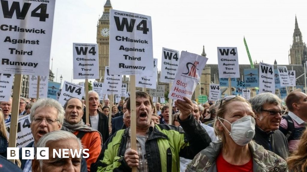 Mayoral candidates join third Heathrow runway protest - BBC News