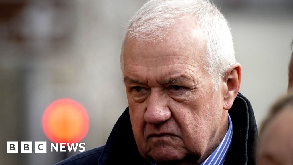 Hillsborough trial: David Duckenfield 'had chance' to change match plan