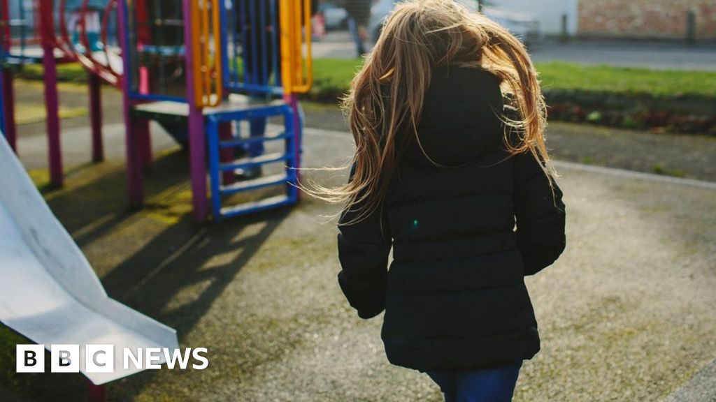 Exhall playground set for £75k revamp - BBC News