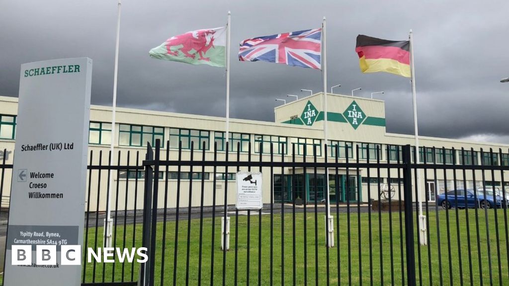Schaeffler factory closure fears: 570 jobs at risk - BBC News