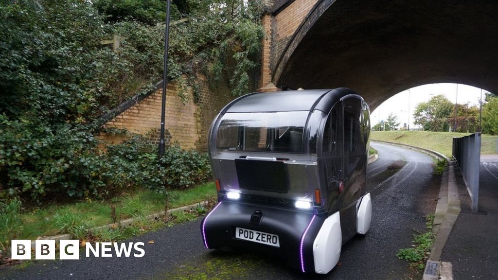 Driverless bus 'pod' tests under way in Cambridge - BBC News