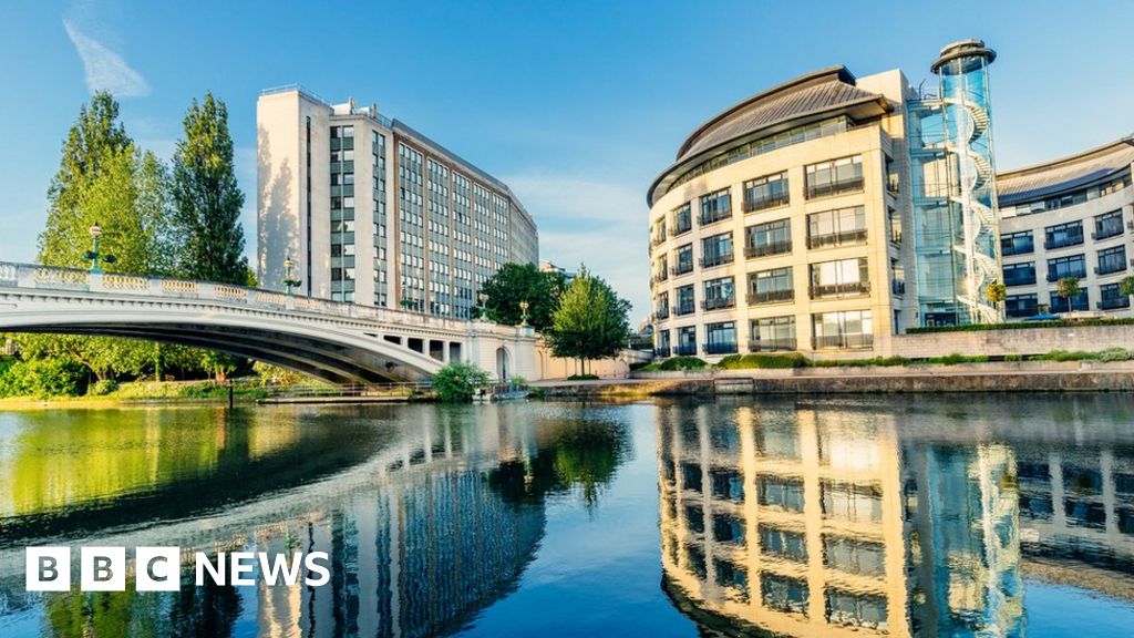 Reading Bridge: 'Inevitable delays' over closure for broadband work ...