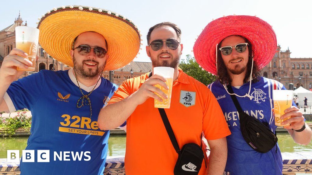 In pictures: Rangers fans in Seville for Europa League final - BBC News