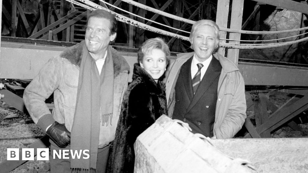 Pinewood Studios celebrates 80 years of film - BBC News