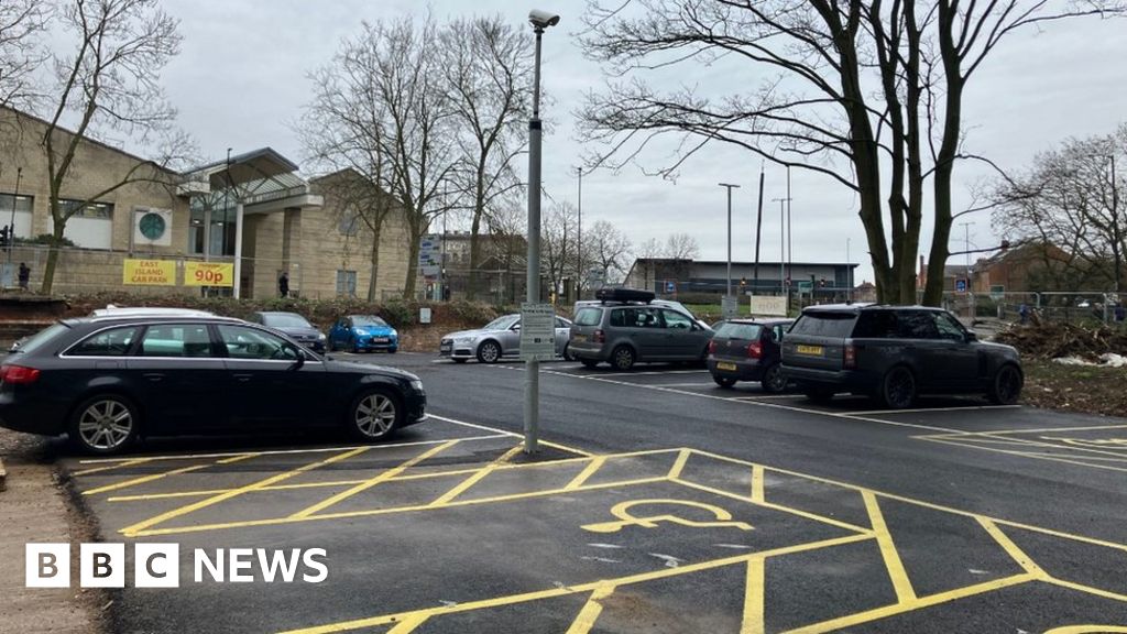 Northampton car park is unsafe, say authorities - BBC News