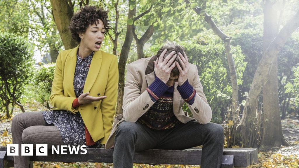Fifth of UK couples close to break-up - Relate study - BBC News