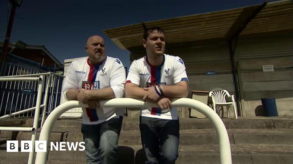 Bilston football fans' 2,500 mile FA Cup trip to Wembley - BBC News