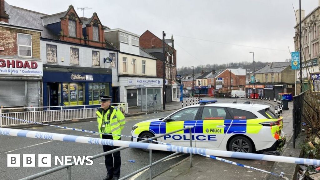 Sheffield murder arrest after 19-year-old father shot dead - BBC News