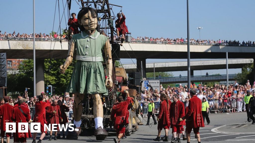 Liverpool to bring back the Giants for third time - BBC News