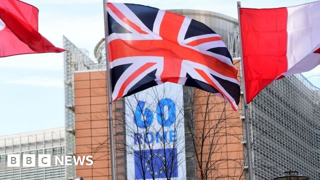 EU 'not in hostile mood' as Brexit talks beckon, says Juncker - BBC News