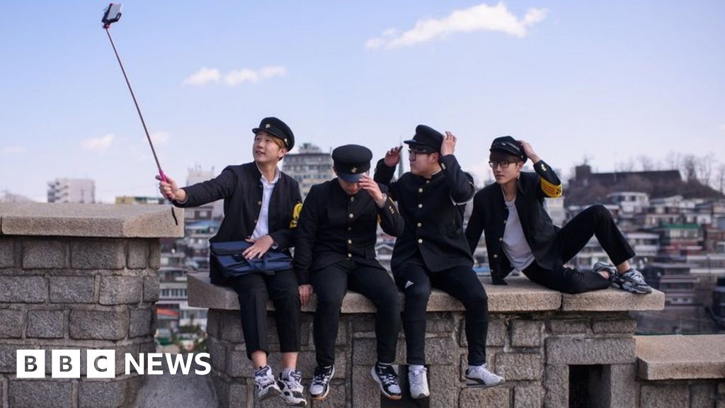 Week in pictures: 20-26 February 2016 - BBC News