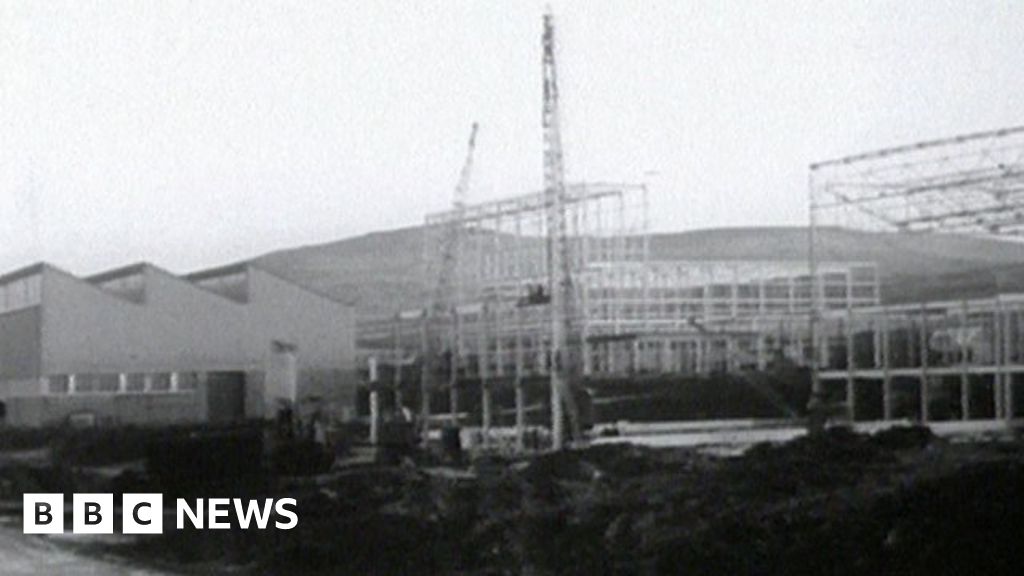 Archive: Michelin factory in 1964 - BBC News