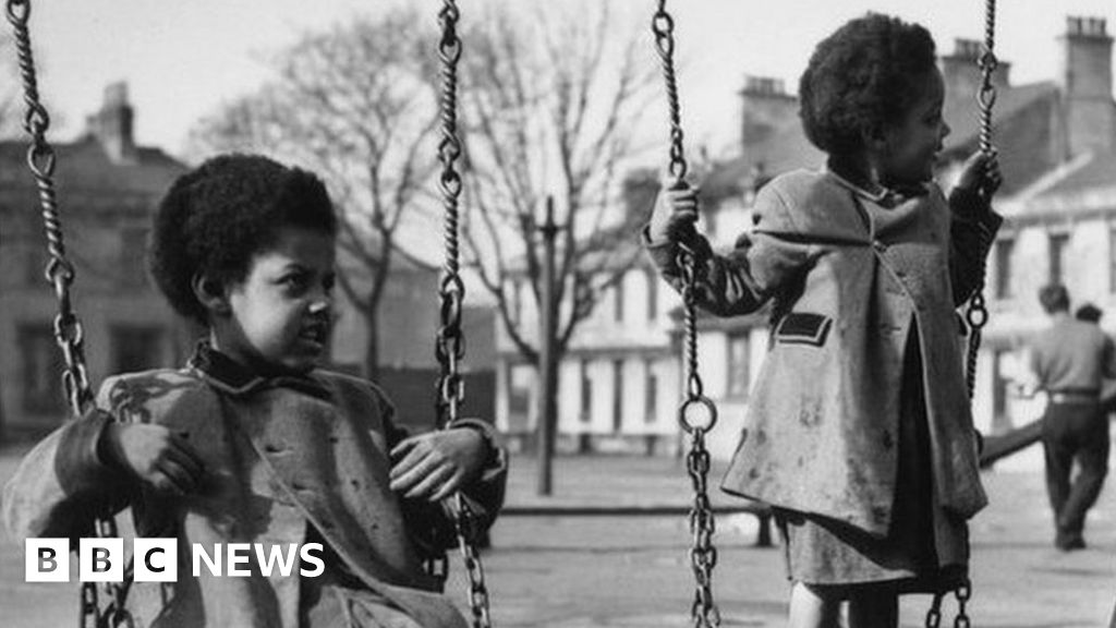 History: Children 'must learn Wales' story' in school - BBC News