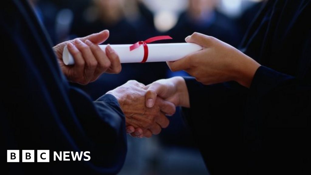 Poorest graduates 'will owe £53,000' after grants cut - BBC News