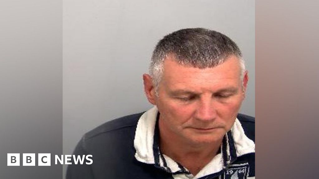 Essex crime scene investigator jailed for sex attacks - BBC News