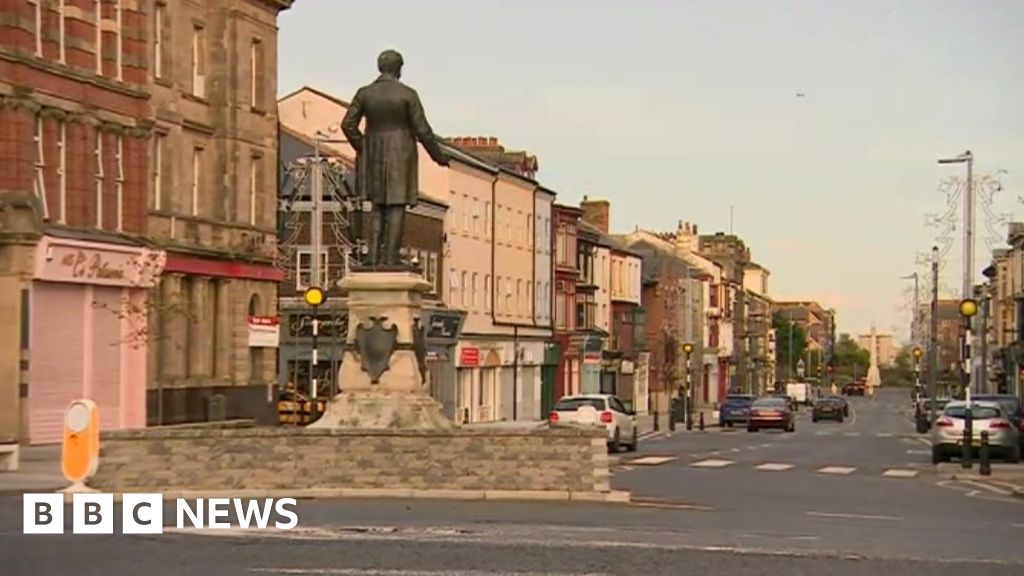 Covid: Hartlepool parents warned as town's virus cases rise - BBC News