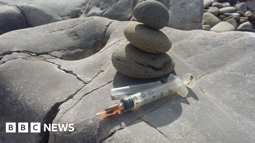 Used needles found in Ogmore-by-Sea beach litter pick - BBC News