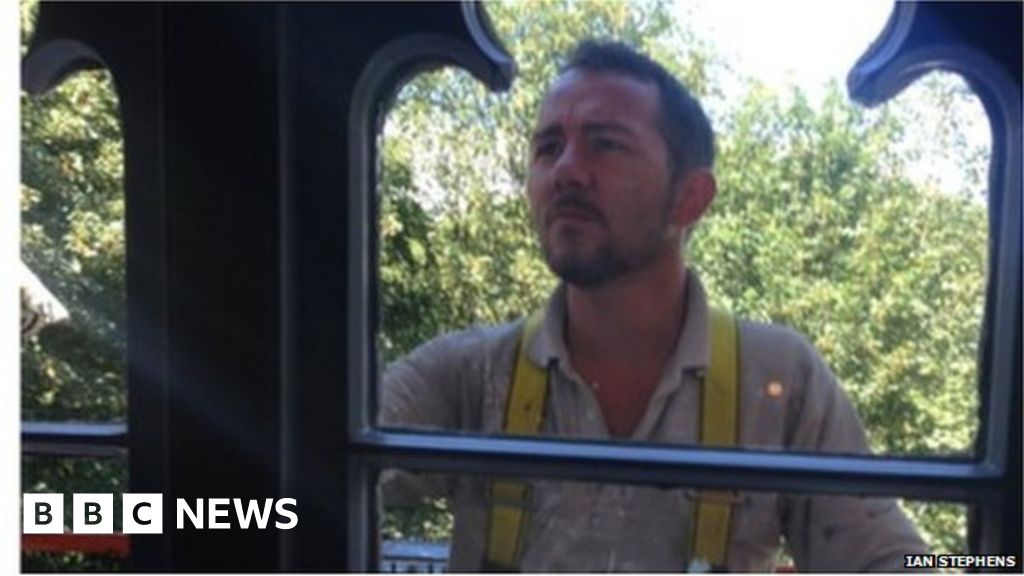 Motorway lane hogger Ian Stephens protests innocence - BBC News