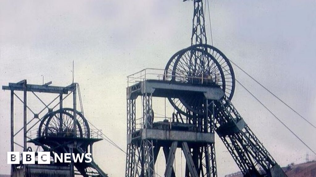 Call for tests on ex-miners who die with Covid-19 - BBC News