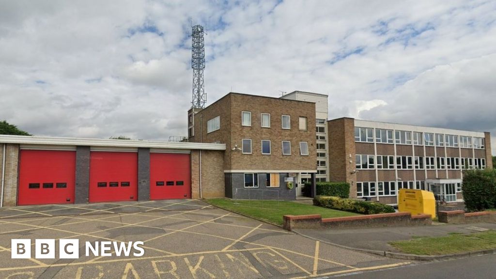 Reading fire headquarters could be replaced with 54 homes - BBC News