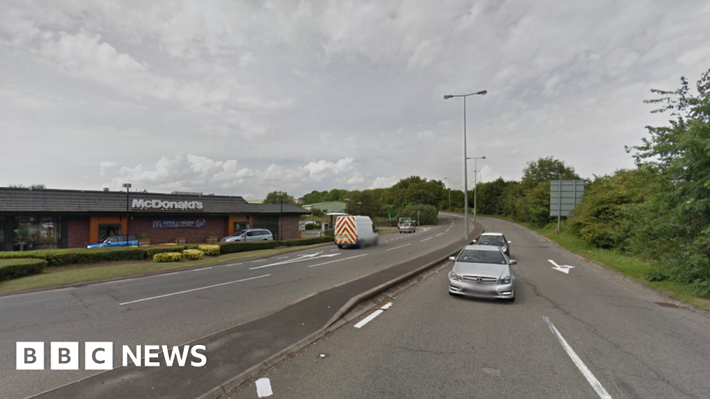 A4231 Barry Link Road reopens following early hours crash - BBC News