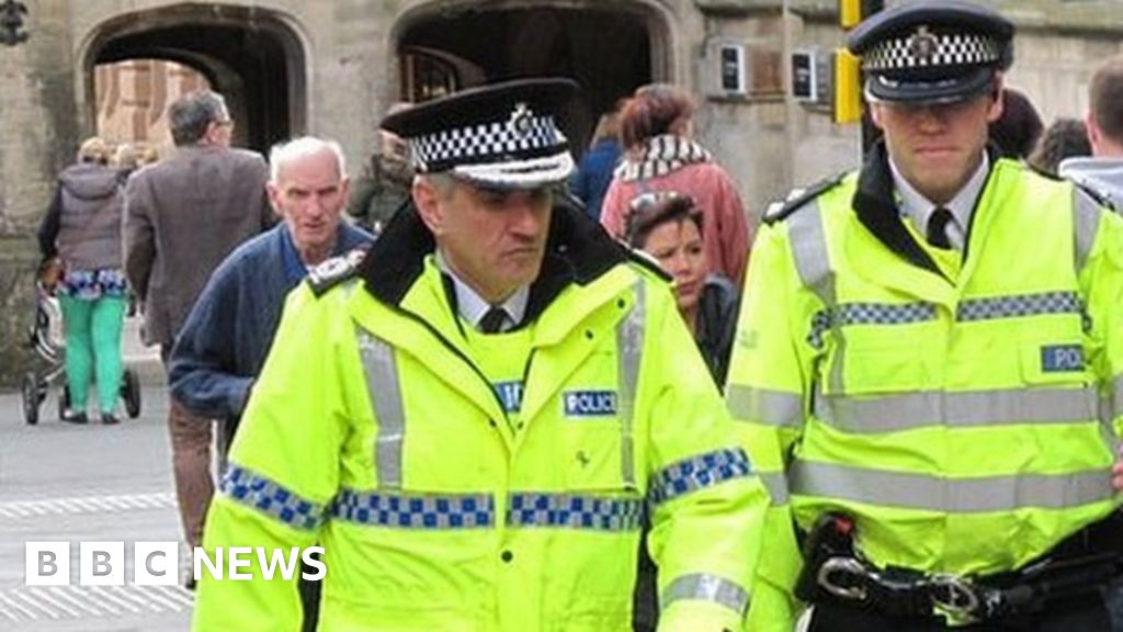 Lincolnshire Police to recruit local officers only - BBC News